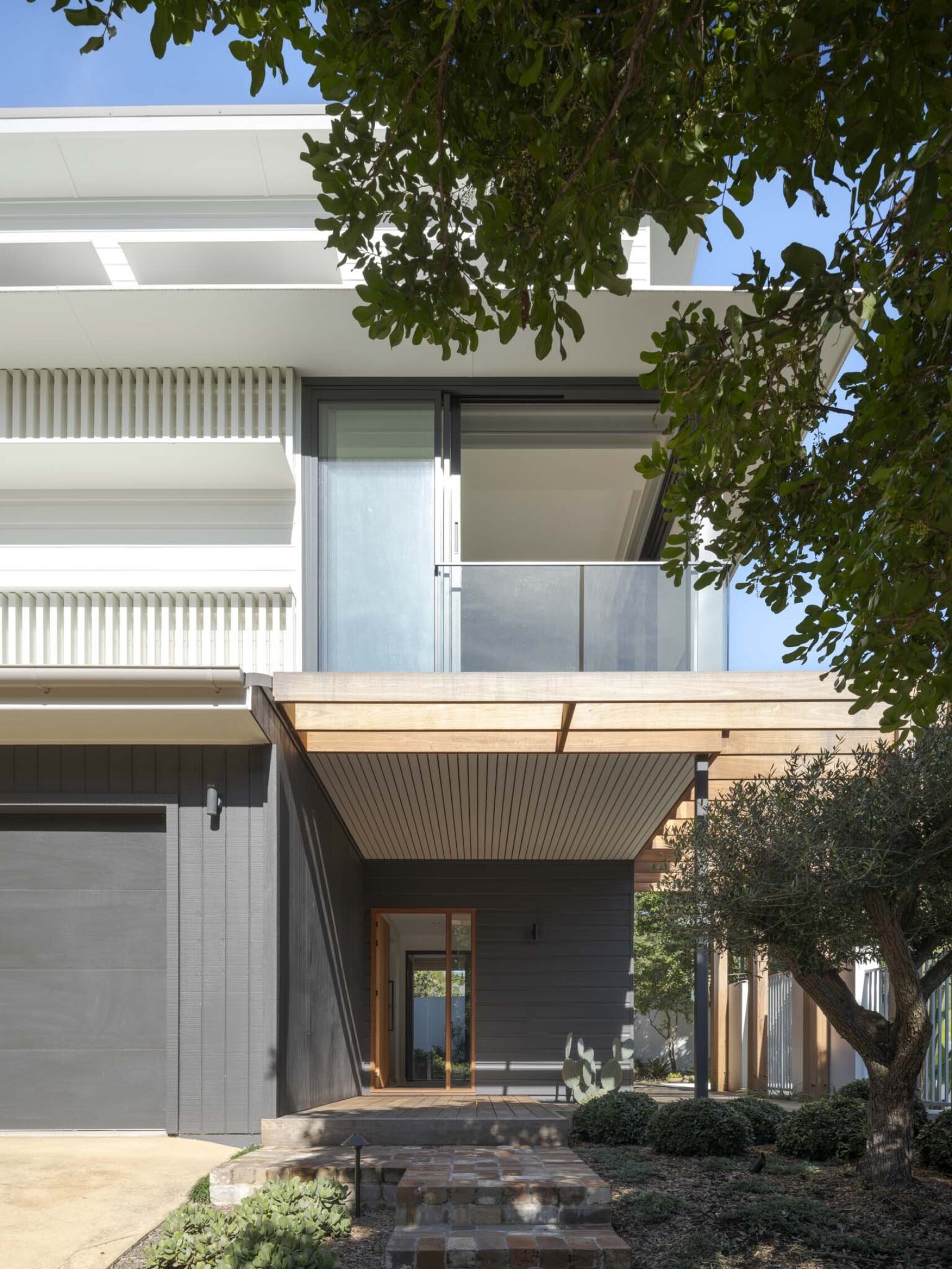 Three Points House – Projects